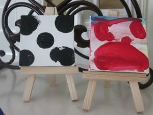 Mini Easel Art | Fun Family Crafts