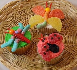 Spring Bug Cupcakes | Fun Family Crafts