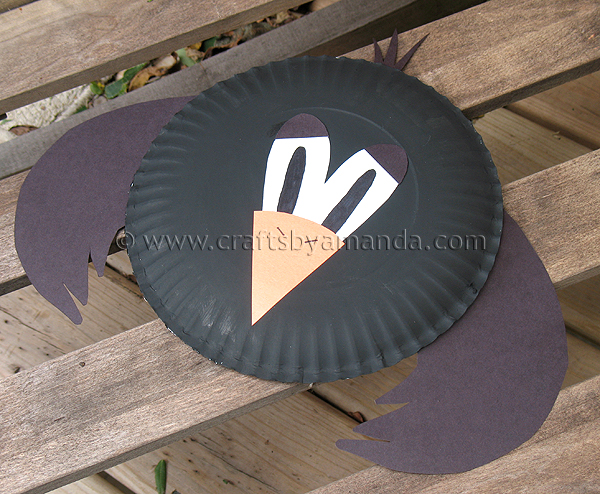 Paper Plate Crow | Fun Family Crafts