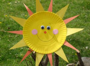 Paper Plate Sun | Fun Family Crafts