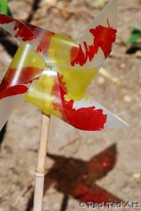 Summer Pinwheel | Fun Family Crafts