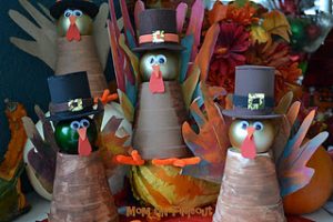 Thanksgiving Pilgrim Turkeys | Fun Family Crafts
