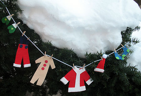 Santa’s Clothesline | Fun Family Crafts