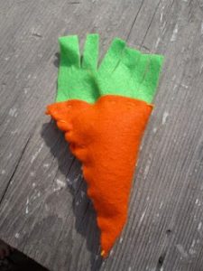 Felt Carrots | Fun Family Crafts