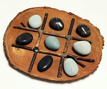 Nature’s Tic Tac Toe Board | Fun Family Crafts