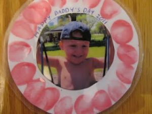 Father’s Day Keepsake Photo Magnet | Fun Family Crafts
