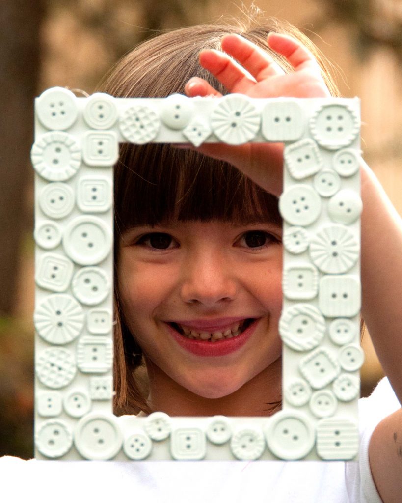 White Button Picture Frame | Fun Family Crafts