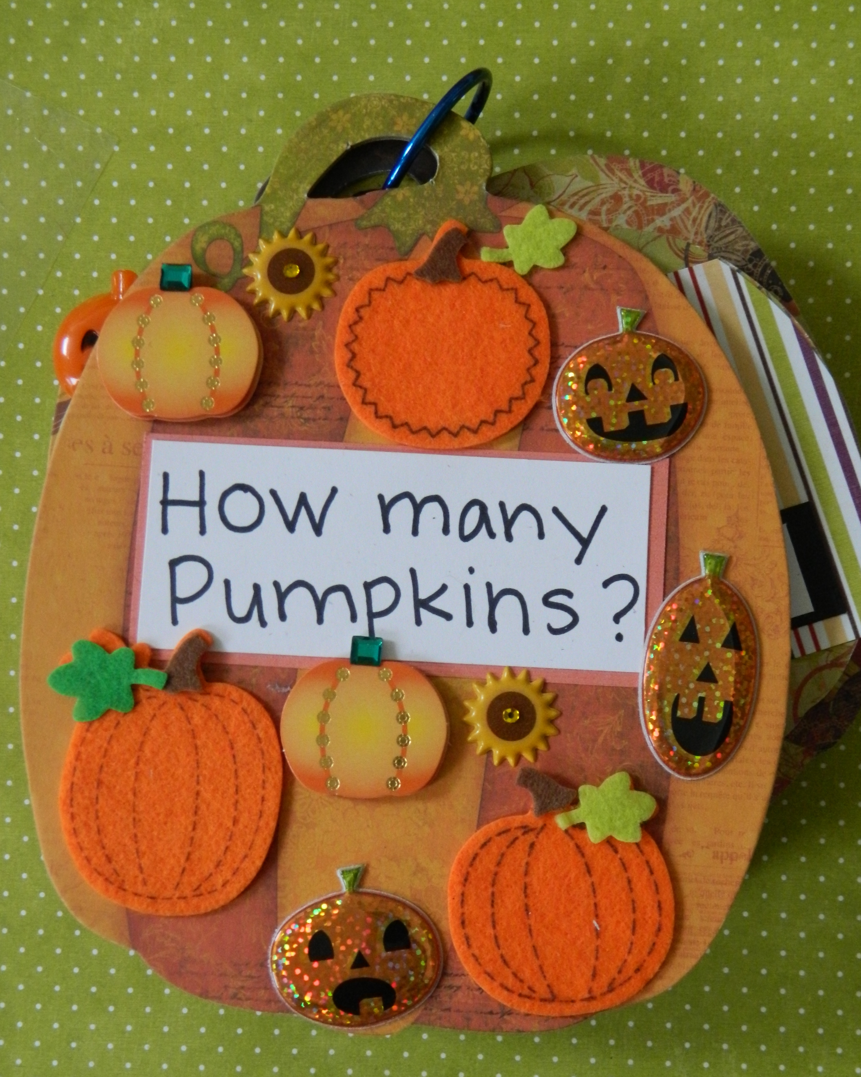 Pumpkin Counting Book | Fun Family Crafts