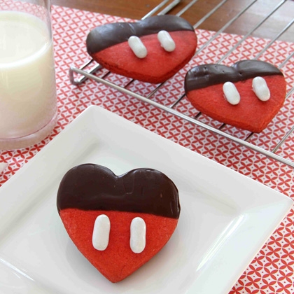 Mickey Chocolate Dipped Valentine | Fun Family Crafts