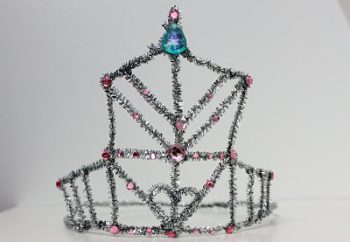 Pipe Cleaner Crown | Fun Family Crafts