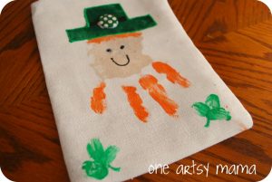 Handprint Leprechauns | Fun Family Crafts