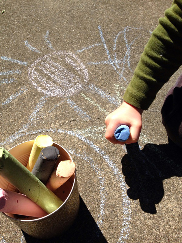Homemade Sidewalk Chalk | Fun Family Crafts