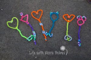 Pipe Cleaner Bubble Wands | Fun Family Crafts