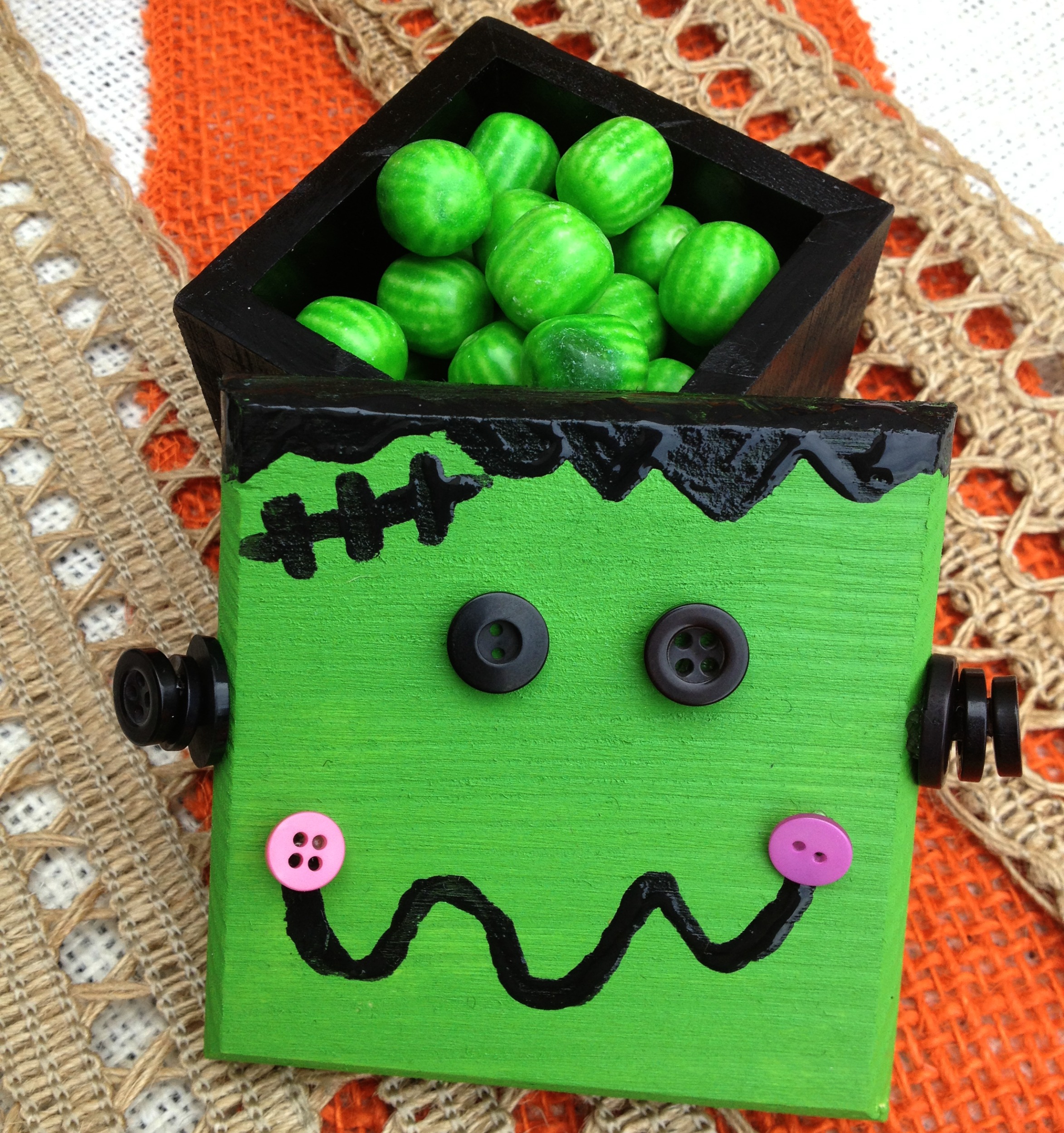 Frankenstein Monster Treat Box | Fun Family Crafts