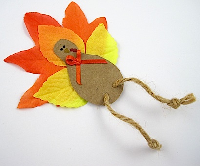 Fall Leaf Turkey Magnet | Fun Family Crafts