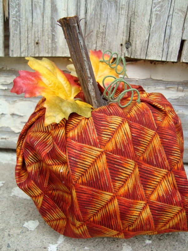 Toilet Paper Pumpkin | Fun Family Crafts