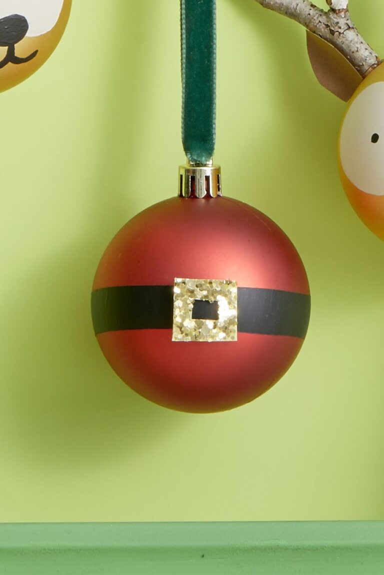 Santa's Belt Ornament | Fun Family Crafts