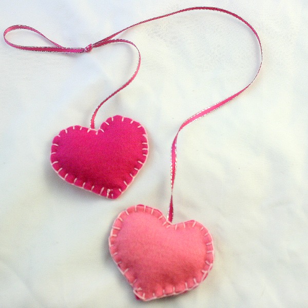 Super SImple Felt Hearts | Fun Family Crafts