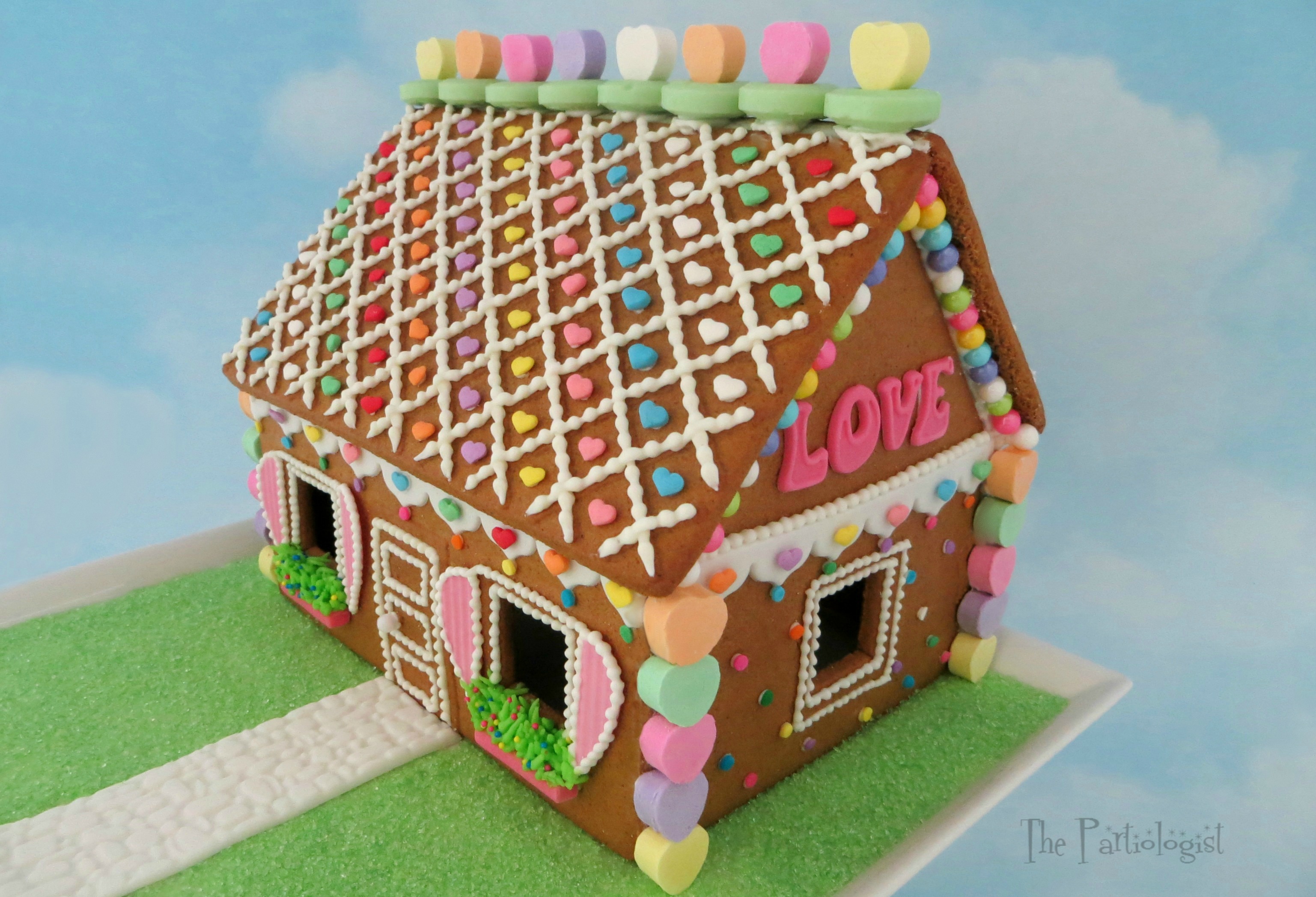 Gingerbread Love Shack! | Fun Family Crafts