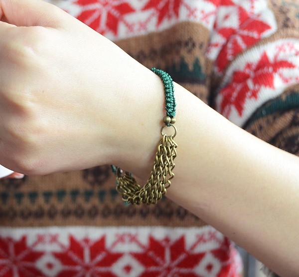 Macrame Friendship Bracelet | Fun Family Crafts