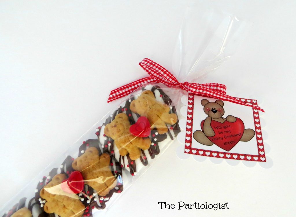Teddy Graham Valentine | Fun Family Crafts