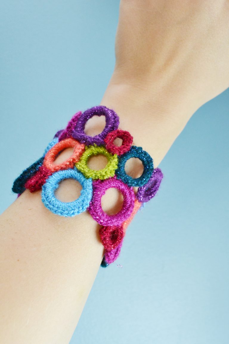 Crochet Circle Cuff | Fun Family Crafts