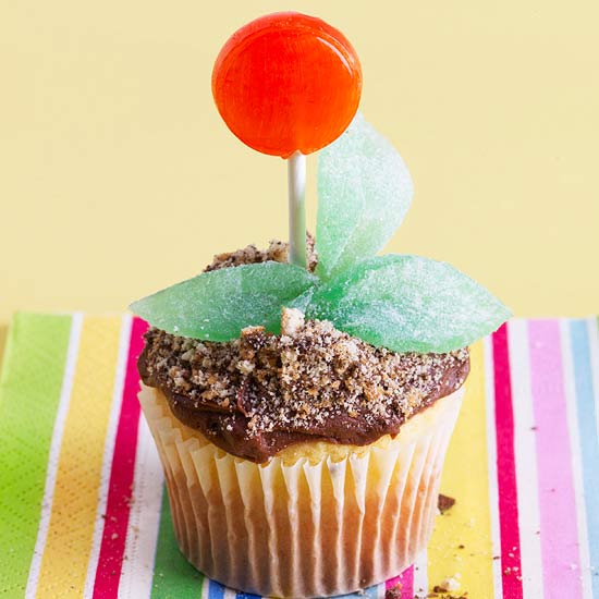 Lollipop Flower Cupcakes | Fun Family Crafts