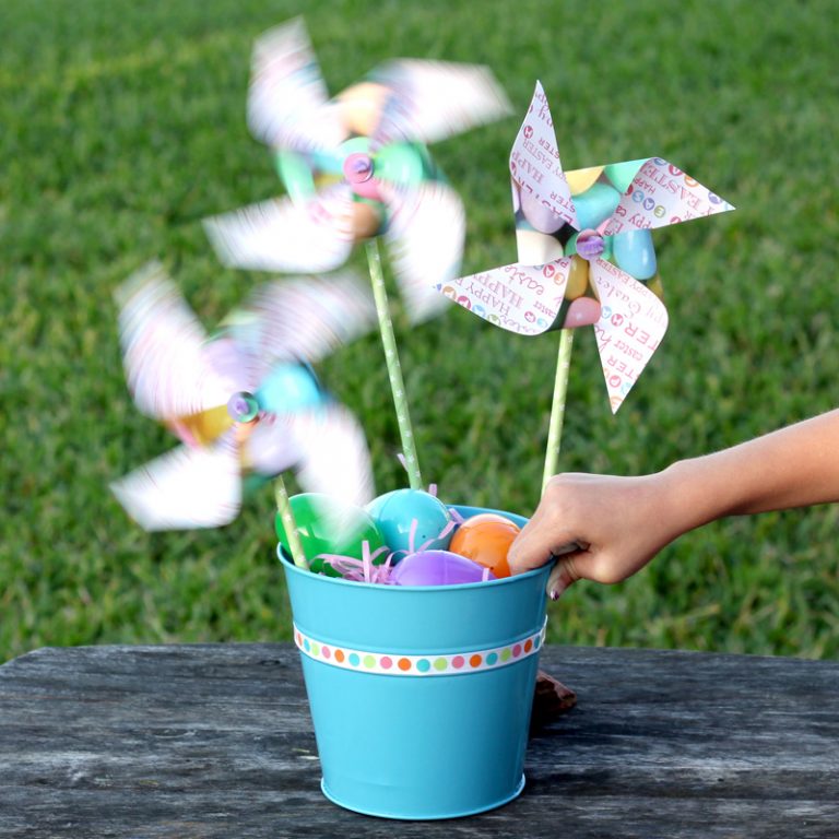 Easter Pinwheel Centerpiece | Fun Family Crafts