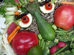 Edible Portrait | Fun Family Crafts