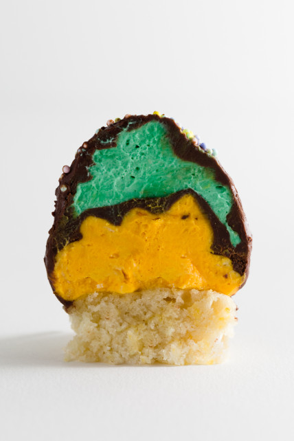 Double-Decker High Hat Cupcakes | Fun Family Crafts