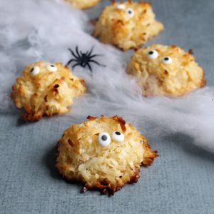 Macaroon Monsters | Fun Family Crafts