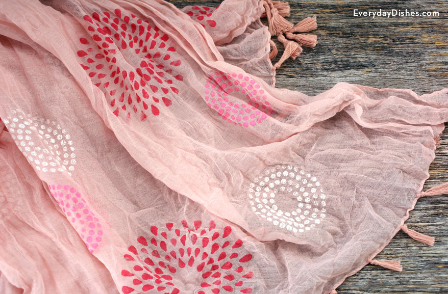 Stenciled Scarf | Fun Family Crafts
