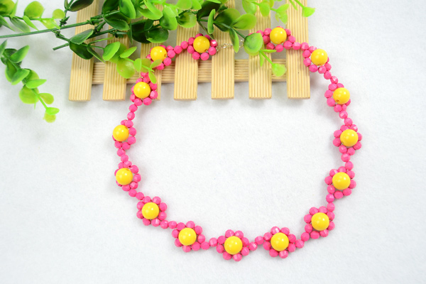 Beaded Flower Necklace | Fun Family Crafts