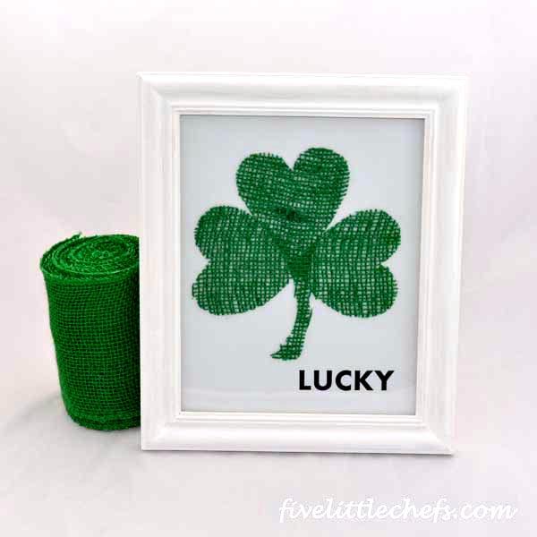 Lucky Clover | Fun Family Crafts