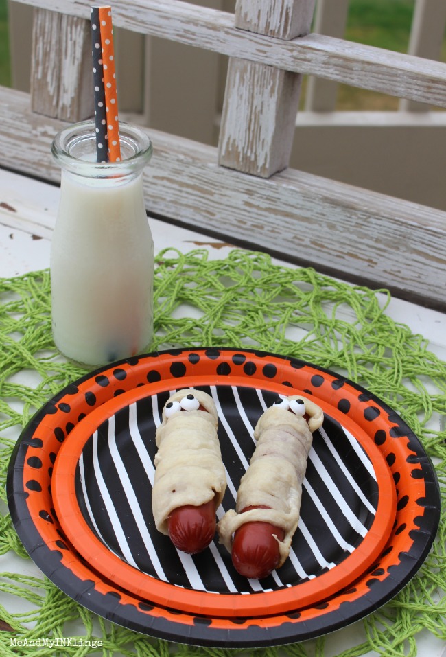 Mummy Dogs | Fun Family Crafts