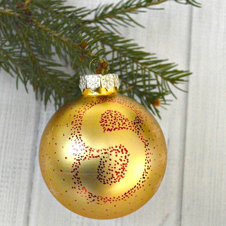 Monogrammed Ornament | Fun Family Crafts