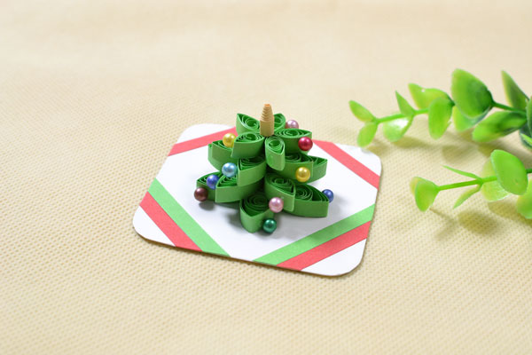 3-D Quilled Christmas Tree | Fun Family Crafts