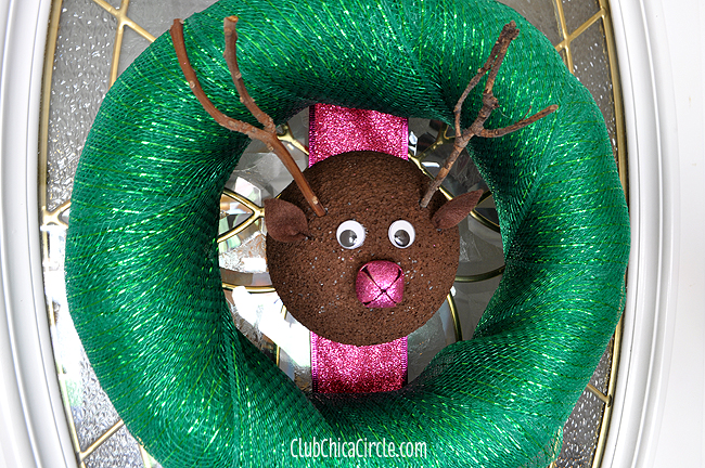 Reindeer Holiday Wreath | Fun Family Crafts