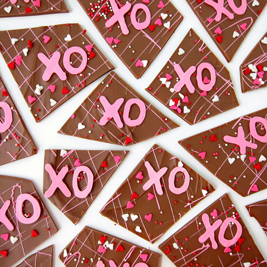 Hugs and Kisses Chocolate Bark | Fun Family Crafts