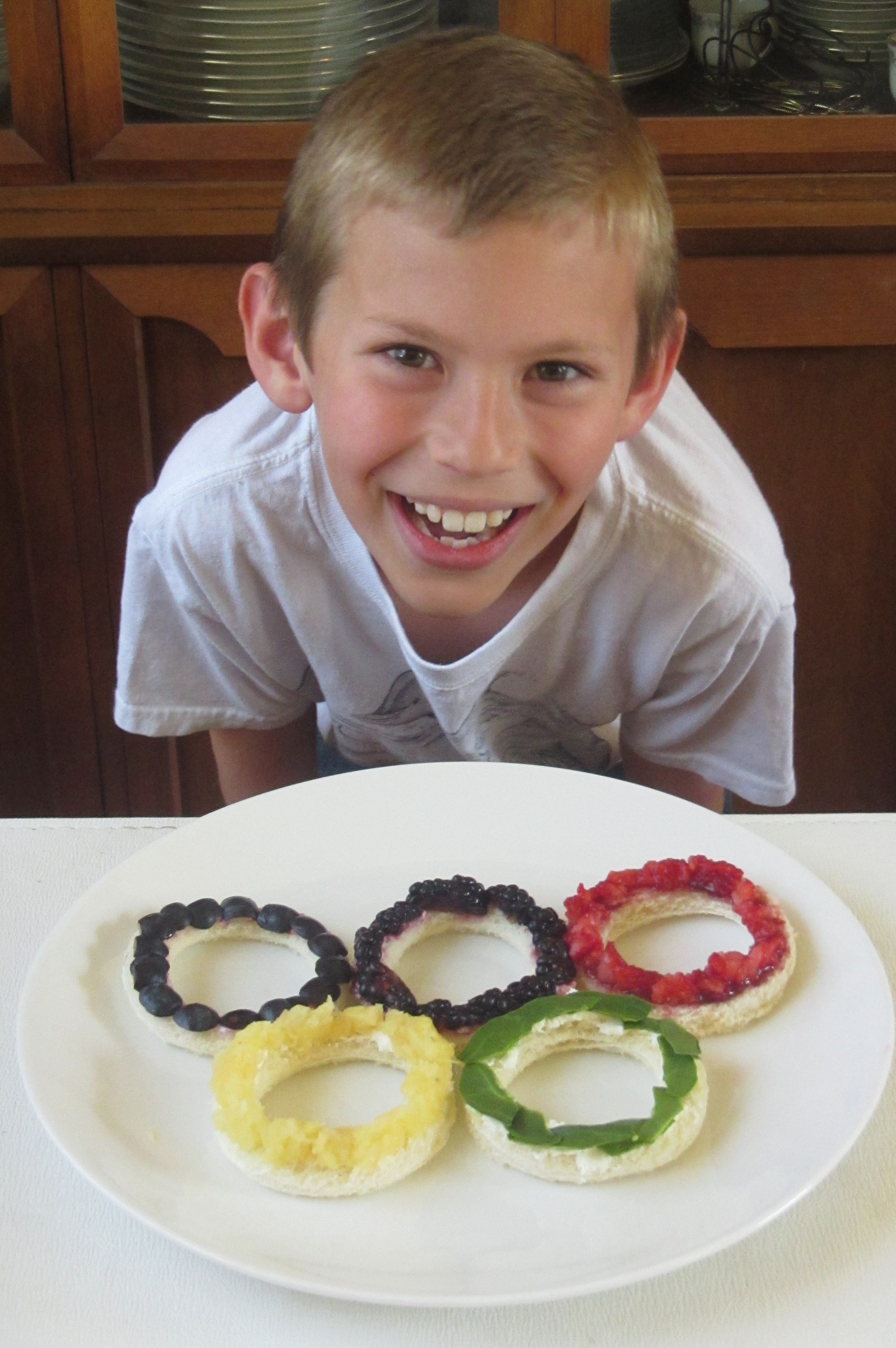 Edible and Healthy Olympic Rings | Fun Family Crafts