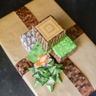 Minecraft Gift Wrapping | Fun Family Crafts