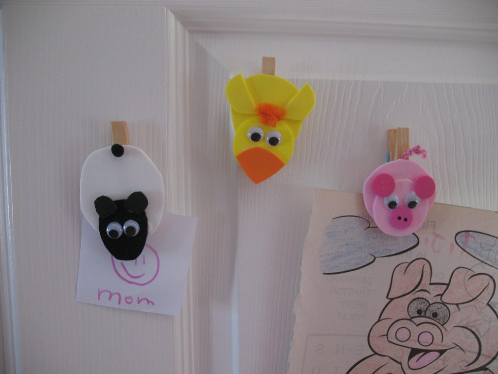 Clothespin Farm Animal Magnets | Fun Family Crafts