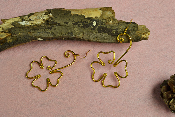Wire-Wrapped Four Leaf Clover Earrings | Fun Family Crafts