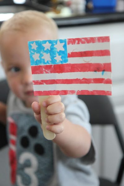 Toddler Flag Craft | Fun Family Crafts