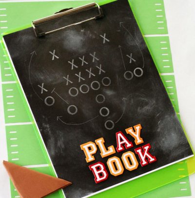 Clipboard Playbook | Fun Family Crafts