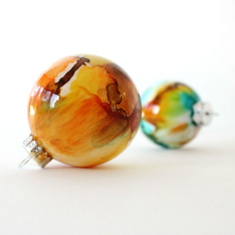 Alcohol Ink Ornaments | Fun Family Crafts
