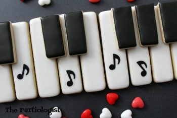Music Notes Cookie Platter | Fun Family Crafts