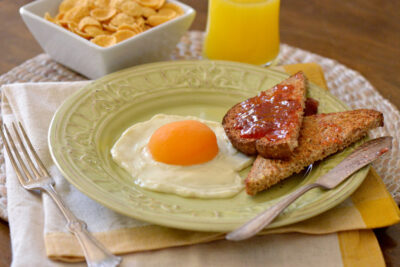 April Fool's Day "Egg" Breakfast | Fun Family Crafts