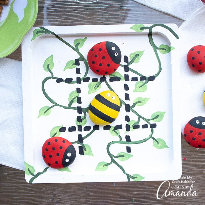 Ladybug Tic Tac Toe | Fun Family Crafts