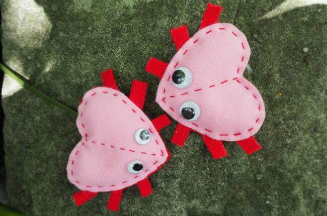 Felt Love Bugs | Fun Family Crafts